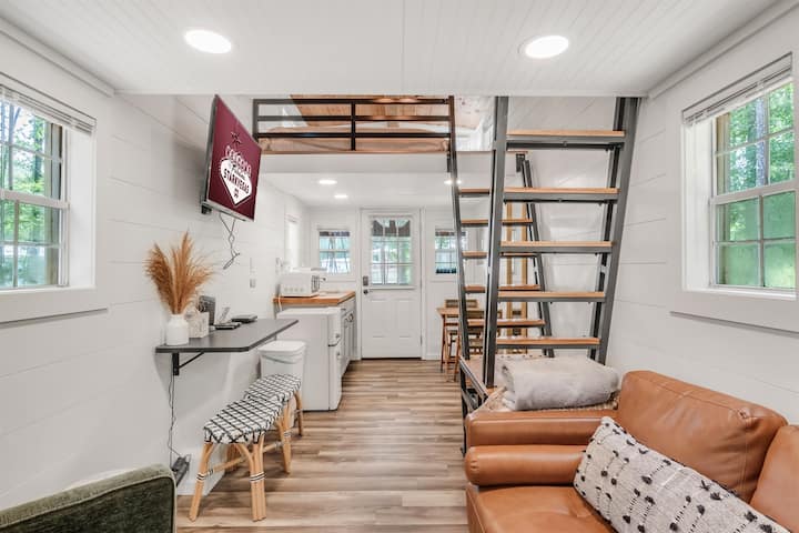 3 Mi To Msu | Tiny Home W/ Deck & Grill - 스탁빌