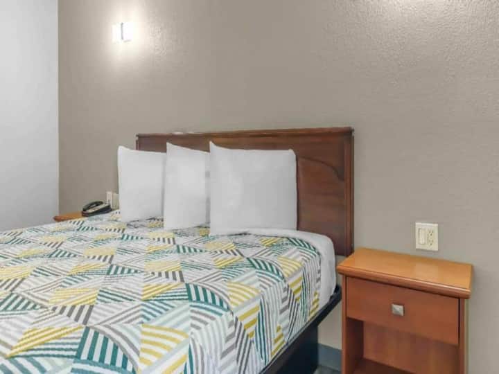 1 Lit Roi | Non-fumeur, Micfridge - Middletown, OH
