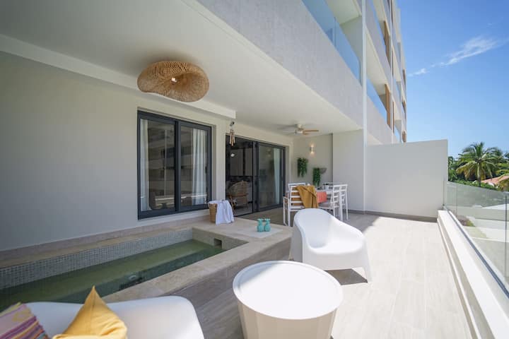 Elegant Beach Apartment W/ Private Picuzzi - Punta Cana