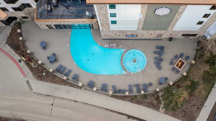 2min To Lifts | Pool | Hot Tub | Pet-friendly - Crested Butte, CO