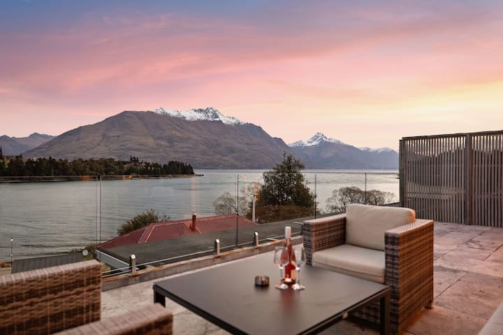 Penthouse 8 | Walk To Lake & Town - Queenstown