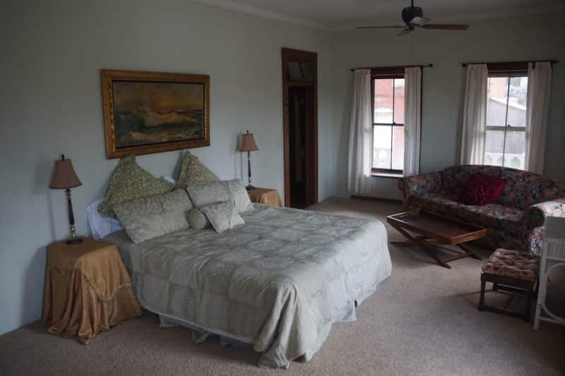 Collier Hotel King Deluxe Suite - Houses for Rent in Etna, California ...