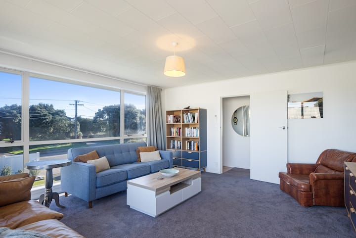 The Beach Base - Paraparaumu Holiday Home - パラパラウム
