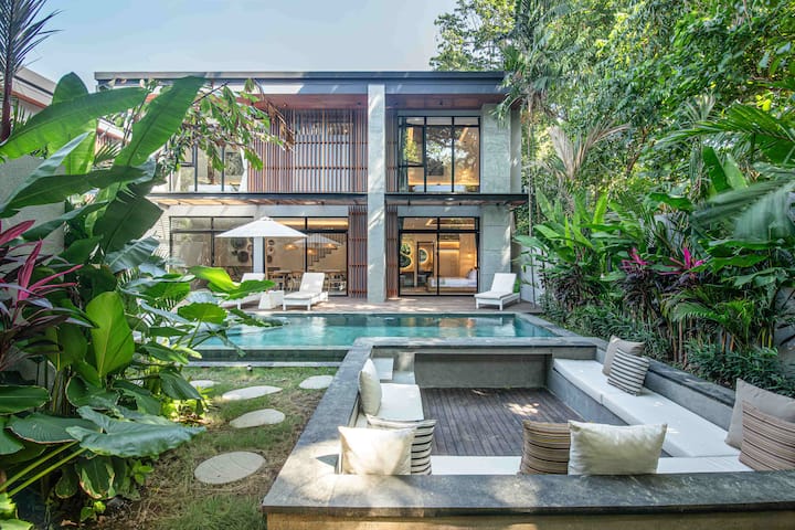 Designer 5br Villa, 400m To Café Del Mar - Bali