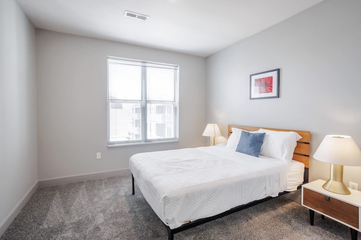 Cozysuites At The Banks Gym, Pool 03 - University Of Cincinnati