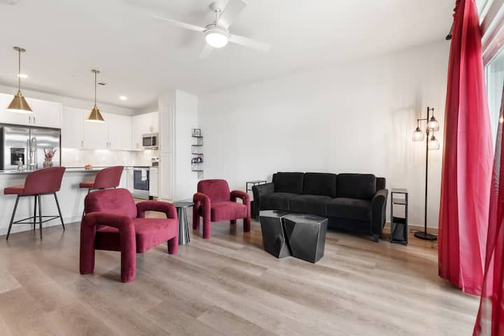 Large & Lively Apt - San Marcos, TX