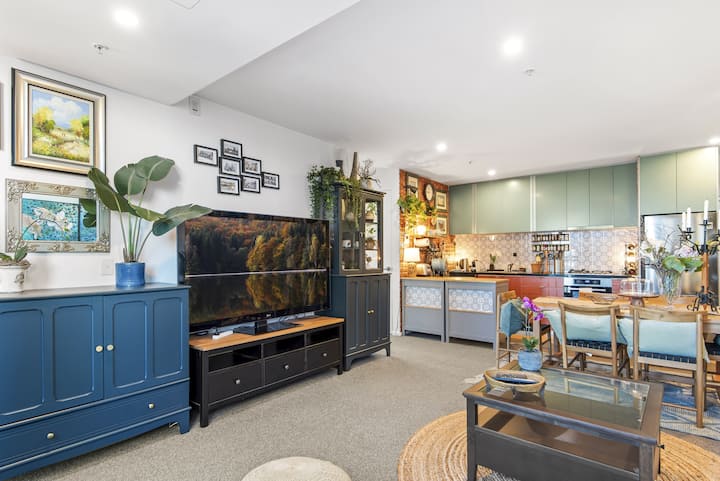 Chic 2-bed Apartment With Balcony In Southbank - Margaret Court Arena