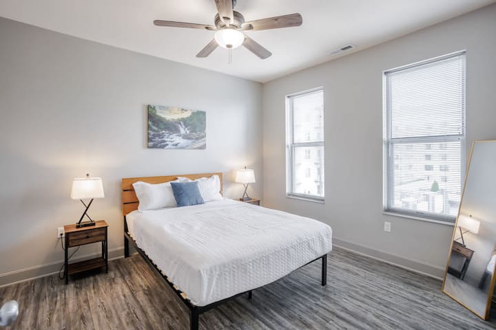 Cozysuites At The Banks | Gym, Pool 07 - Cincinnati