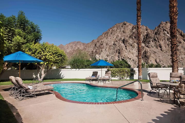 1 King Room, La Quinta Resort, Spa Access, Hot Tub - La Quinta, CA