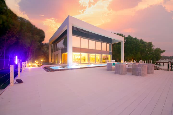 Luxurious Overwater Villa Escape On Nurai Island - Abu Dhabi