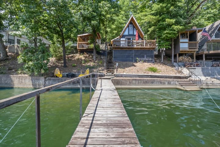 Cozy A-frame W/ Private Dock & Lake Amenities 5mm - Sunrise Beach, MO