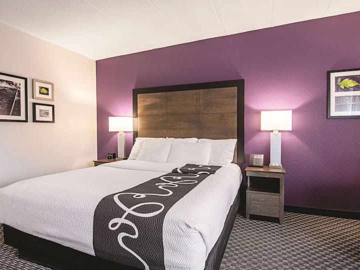 Elegant King Suite, La Quinta, Ideal For Couples - ポートランド, ME