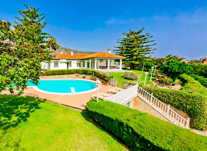 Cubo's Villa Galemar Torremolinos Pool & Padel - 베날마데나