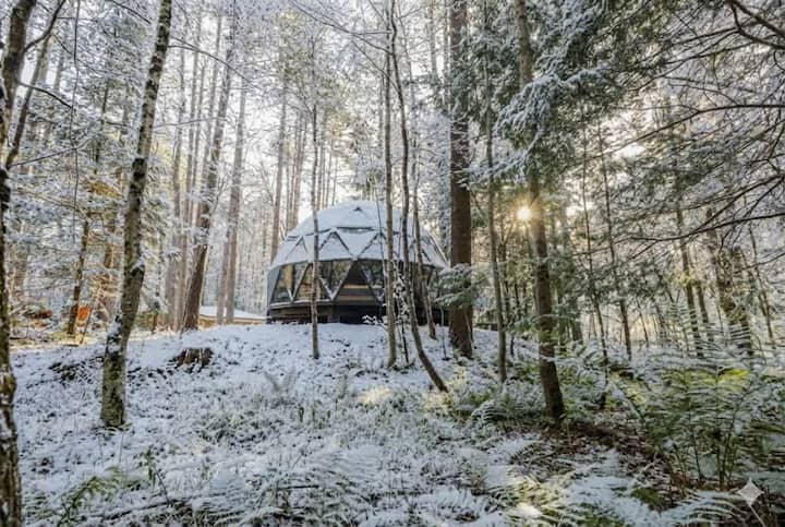 Large, Luxurious Geodesic Dome - 04 - Freeport, ME