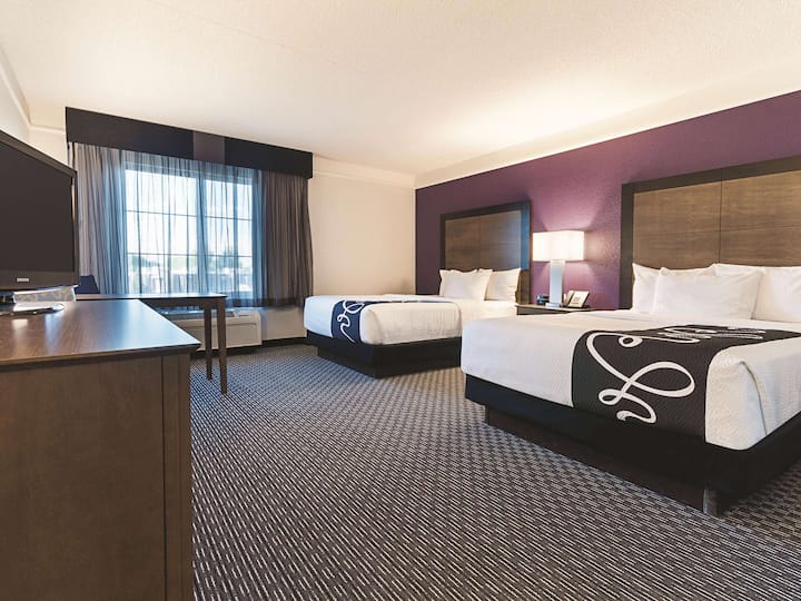 2 Double Beds, La Quinta Inn, Golf Nearby, Pool - Grand Junction, CO