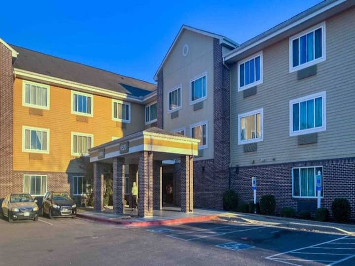 1 Lit Queen | Mobil Access Bain Ns Cuisine - Germantown, TN