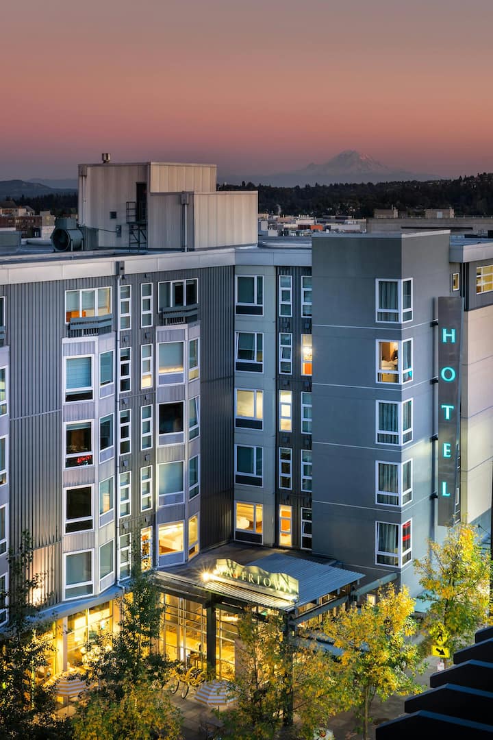 Colorful Retreat Steps From Husky Stadium - Seattle, WA