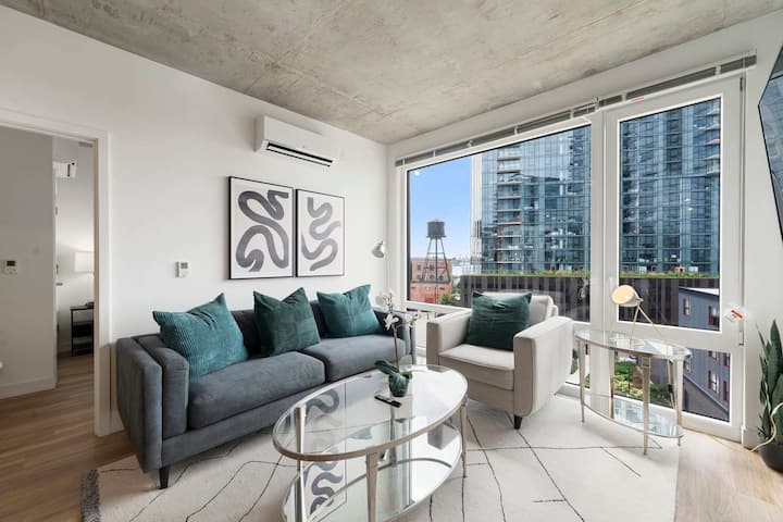 High-rise 4br W Views, Comfort & Space - Chicago, IL