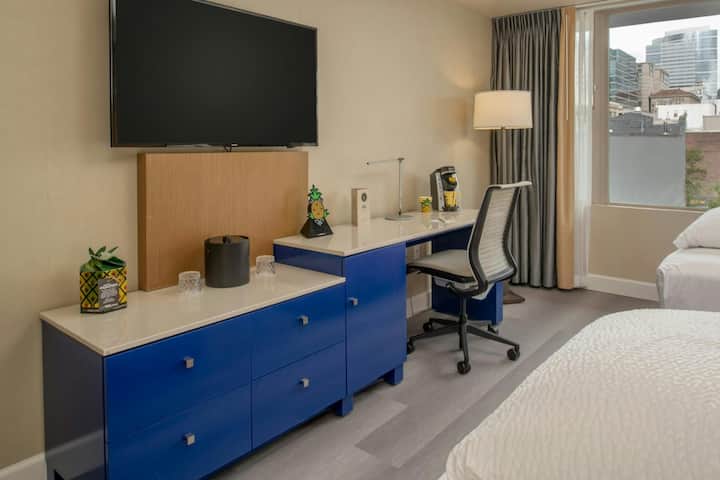 Rosy Retreat In The Heart Of Downtown - Portland, OR