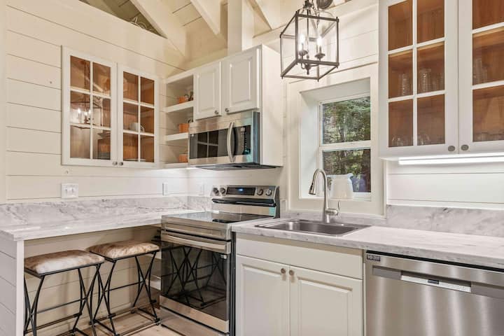 Cashiers Hideaway - Right At The Crossroads In Cas - Cashiers, NC