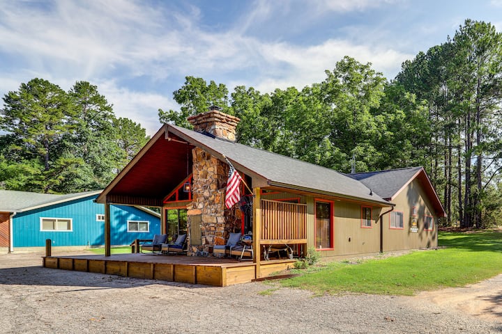 Steps To White River: Cabin Retreat W/ Dock Access - Bull Shoals, AR