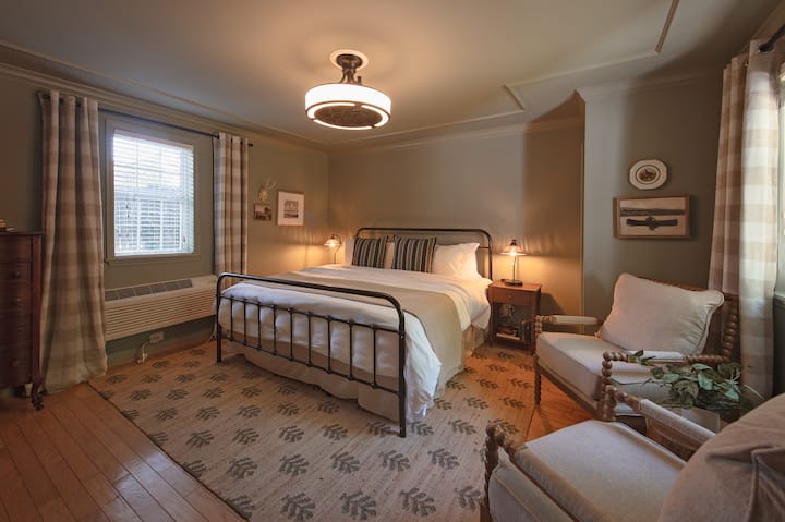 Hiwassee Room On Lookout Mountain - Lookout Mountain, GA