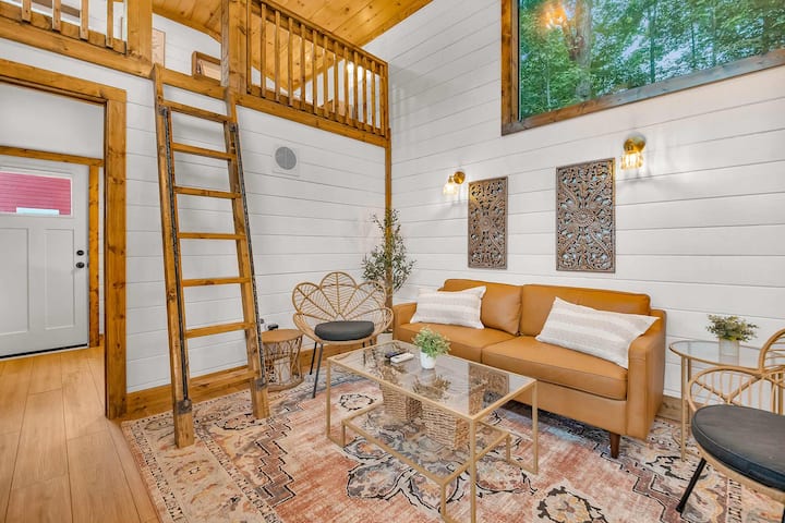 The Honeycomb Cabin - Chattanooga, TN