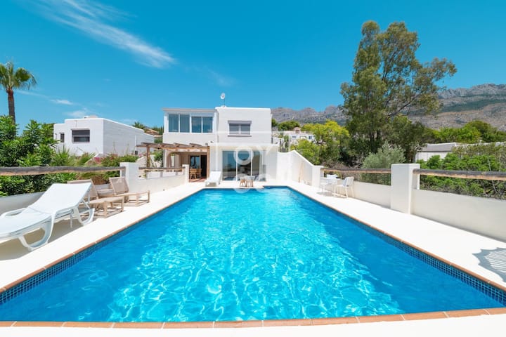 Villa Tutti Sur Mer - By Oyoostays - Altea