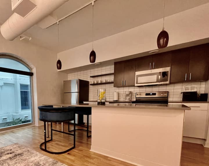 Old Market One Bedroom Loft (Atrium View) 406 - Omaha, NE