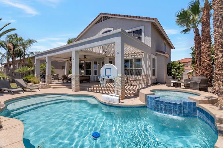 Location! Heated Pool & Spa, Pool Table W/ Kayaks - Glendale, AZ