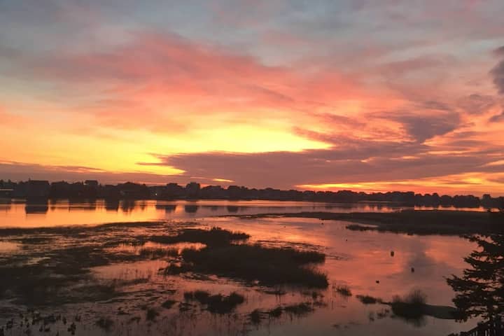 Sunrise Paradise: Plum Island, Roof Deck, Grill - Newburyport, MA