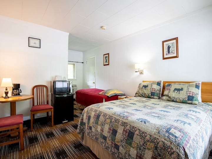 Lit Queen Avec Jumeau - Cherokee, NC