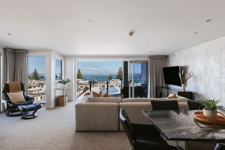 5th Floor Mount Retreat Space, Style & Sea Views - Mount Maunganui