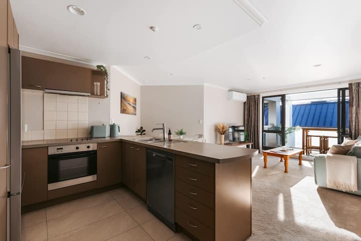 Cosy Mount Base King Bed, Ensuite & Top Location - Mount Maunganui