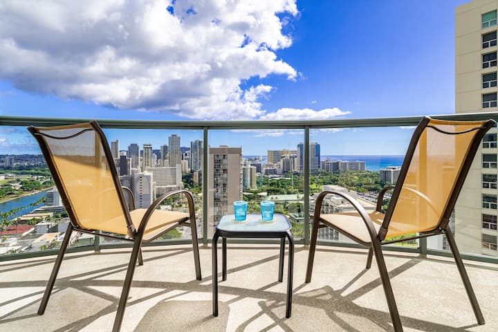 Luxury Waikiki Ocean View Suite At Allure #2702 - Honolulu, HI