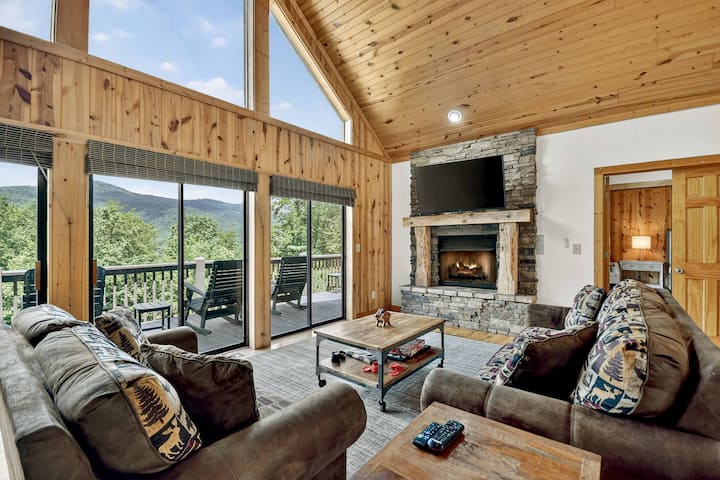 New! Sunrise Decks & Stargazing•hot Tub•game Room - Helen, GA