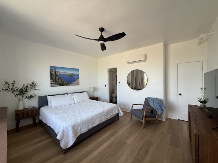 Retro-chic Escape #208 - Klamath Falls, OR