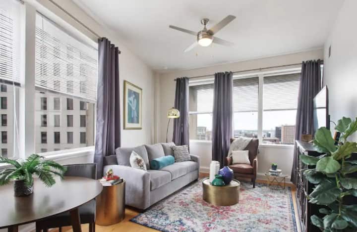 1508 Corner Condo By Bourbon W/ethernet/rtview/gym - New Orleans, LA