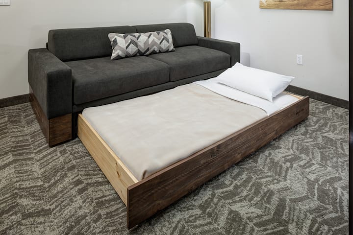 Experience Soothing Moments & Luxury! Onsite Pool - Clearwater Beach, FL