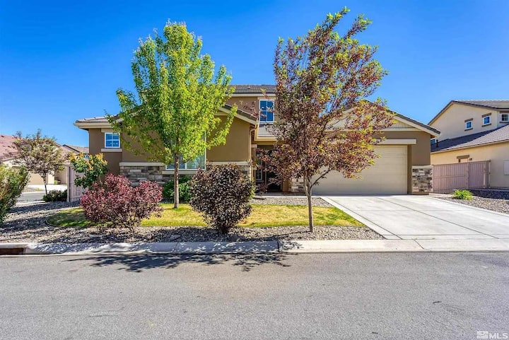 Harmony Haven/ 2 Kitchens /Sleeps19 - Reno