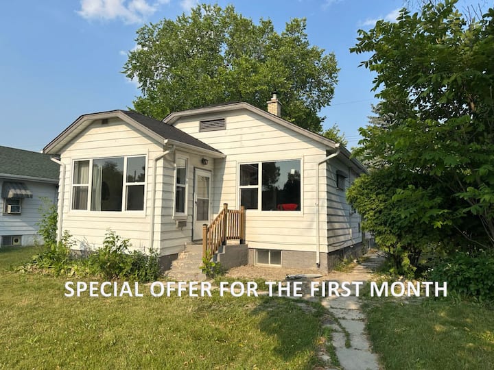 Come A Large Group/sleeps 14/5tvs - Winnipeg