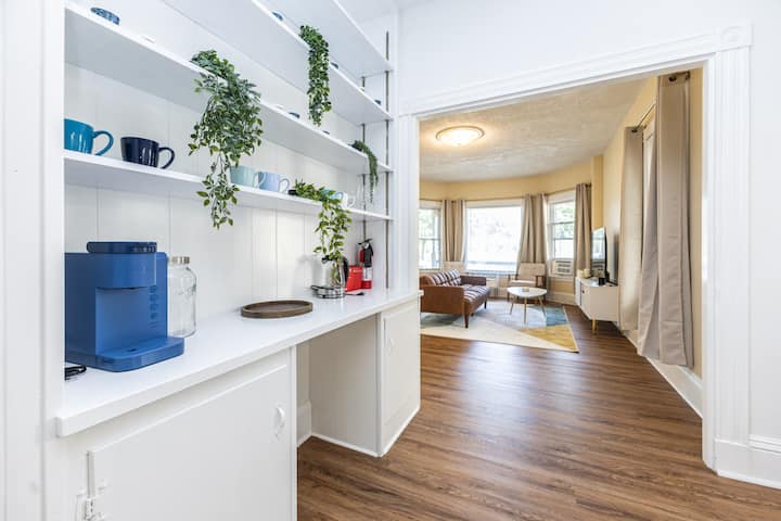 2 Private Apartments 6 Beds | 4 Bedrooms - Revere, MA