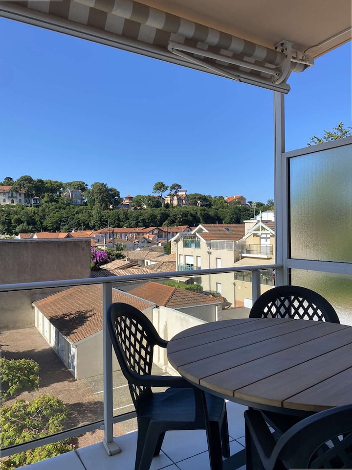 T3 Rénové 55m², Balcon Sud & Parking – Centre-vill - Arcachon