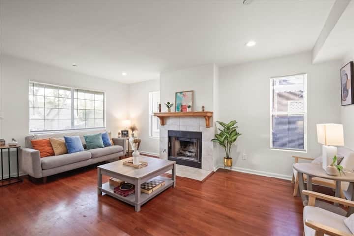 Spacious 4br Culver City Home | Sleeps 16 - Culver City, CA