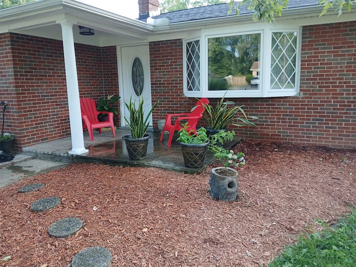 Kings Island Fireworks! - 3 Bedroom Ranch - Loveland, OH