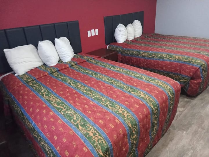 2 Lits Queen Suite Non-fumeurs - Blind Pony Lake, MO