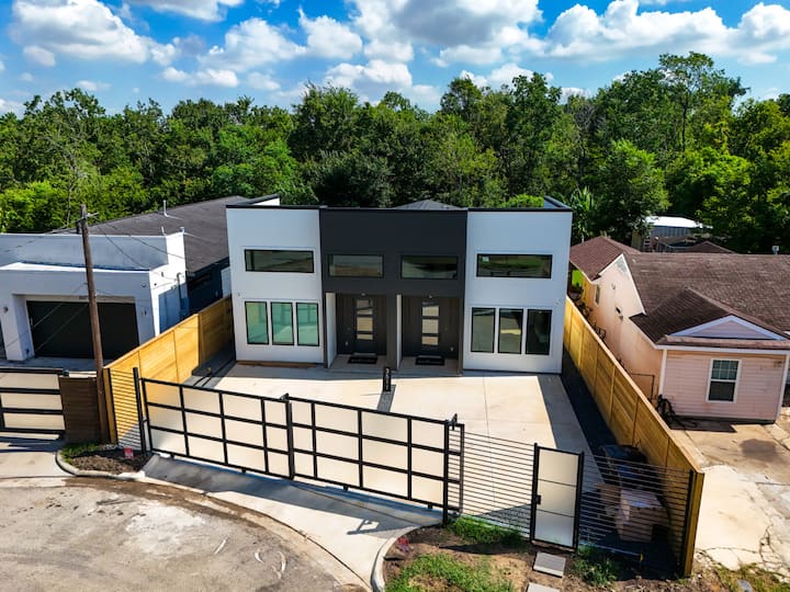 The Saint Zane Lofts - Duplex - Houston, TX