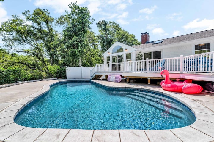 Hyannis Hideaway: Pool, Beaches & Main Street Fun - Barnstable, MA