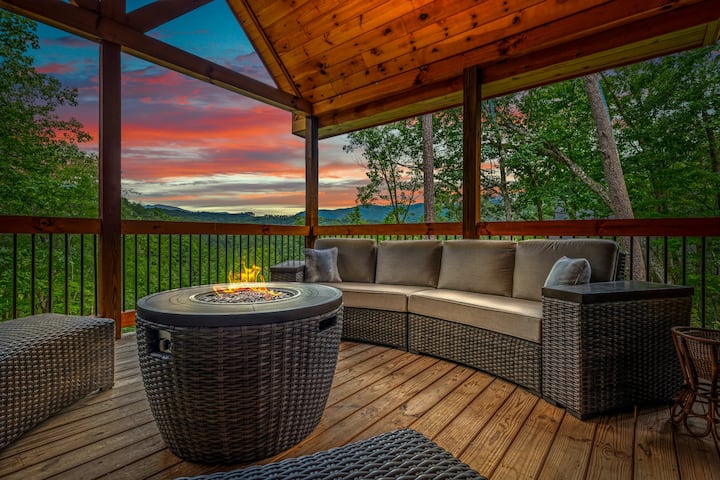 Serene Setting*mtn Views*dogs Welcome*hottub*evcha - Townsend, TN