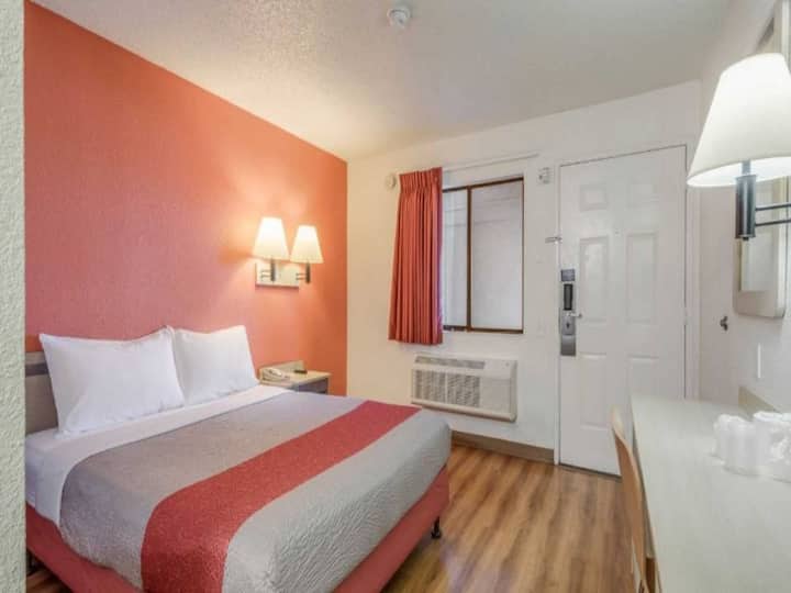 Motel 6 Fairfield, C_1 Queen Bed | Delux - Fairfield, CA